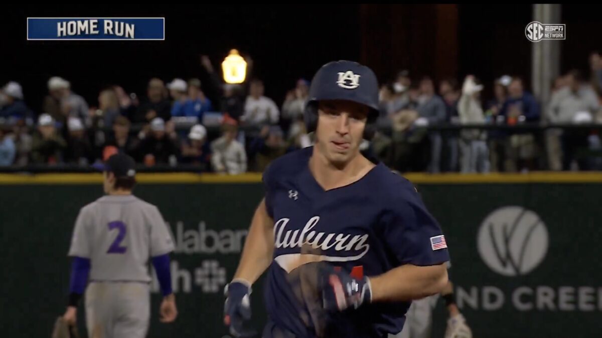 Auburn player hits home run hours after his mother's death