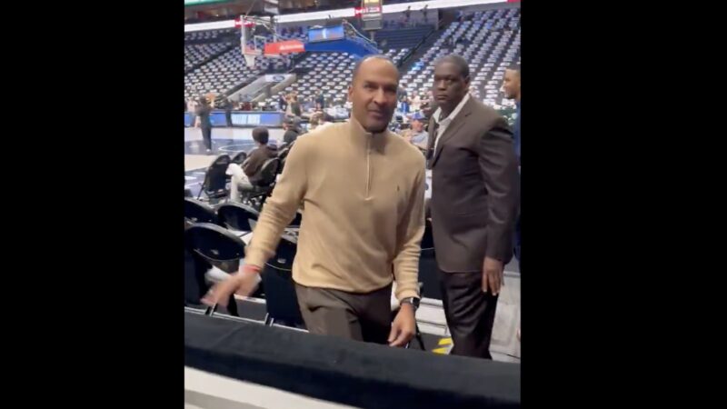 Fan goes viral for chanting 'Fire Nico' right in Mavericks GM's face