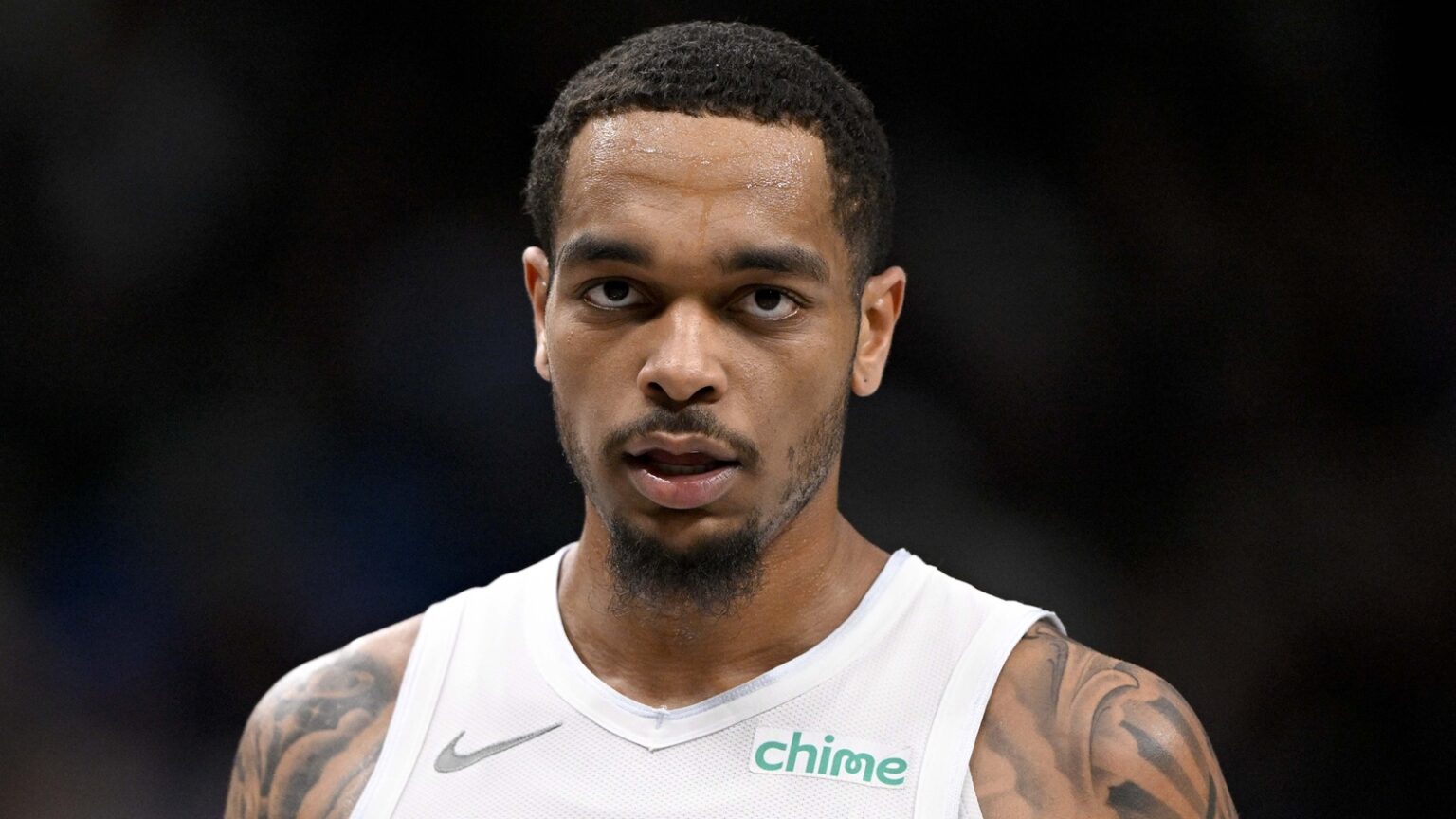 Mavericks player sends critical message to protesting fans