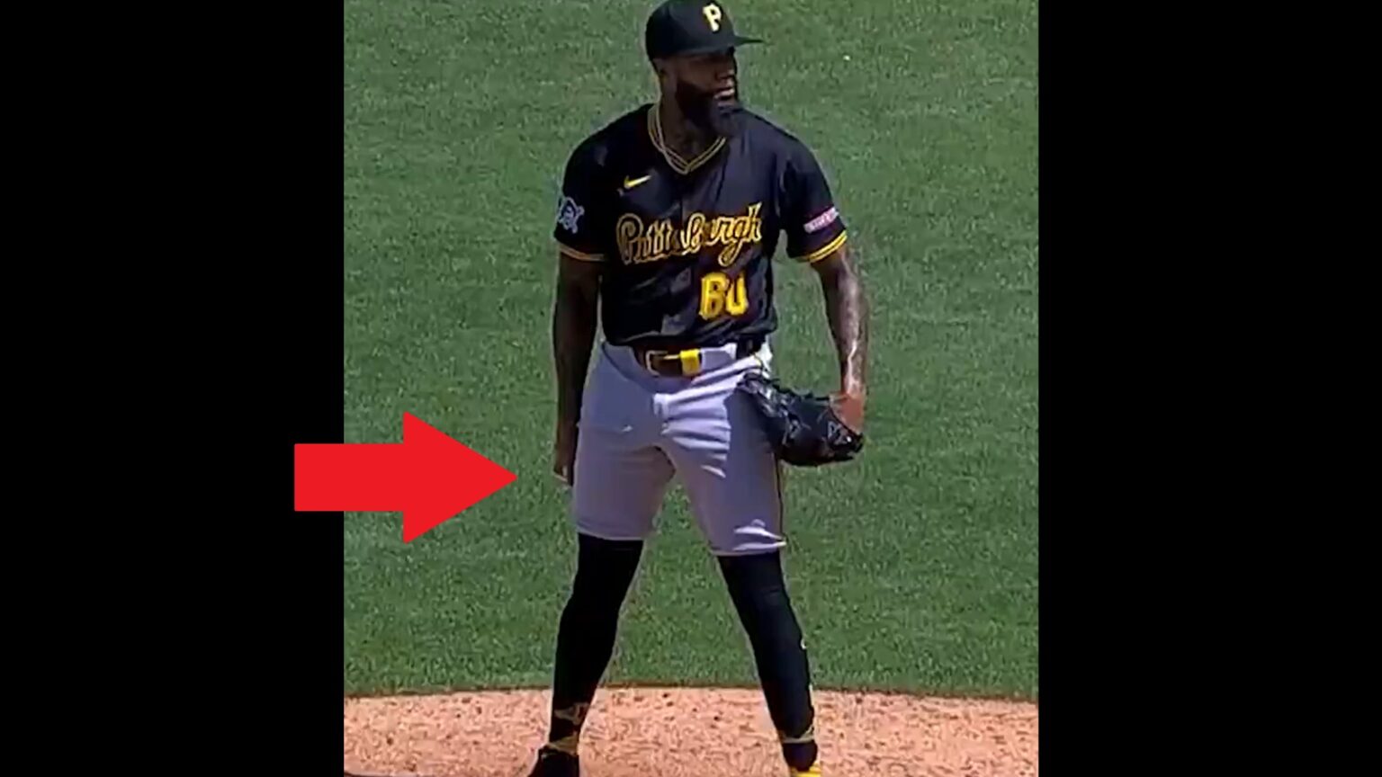 Pirates pitcher goes viral for his incredibly short pants