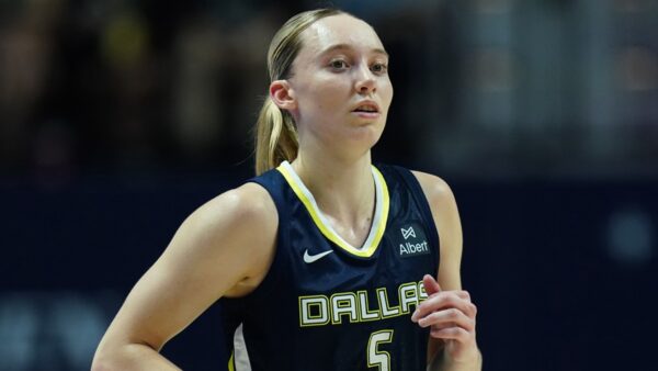 Paige Bueckers reacts to Azzi Fudd's historic breakout game