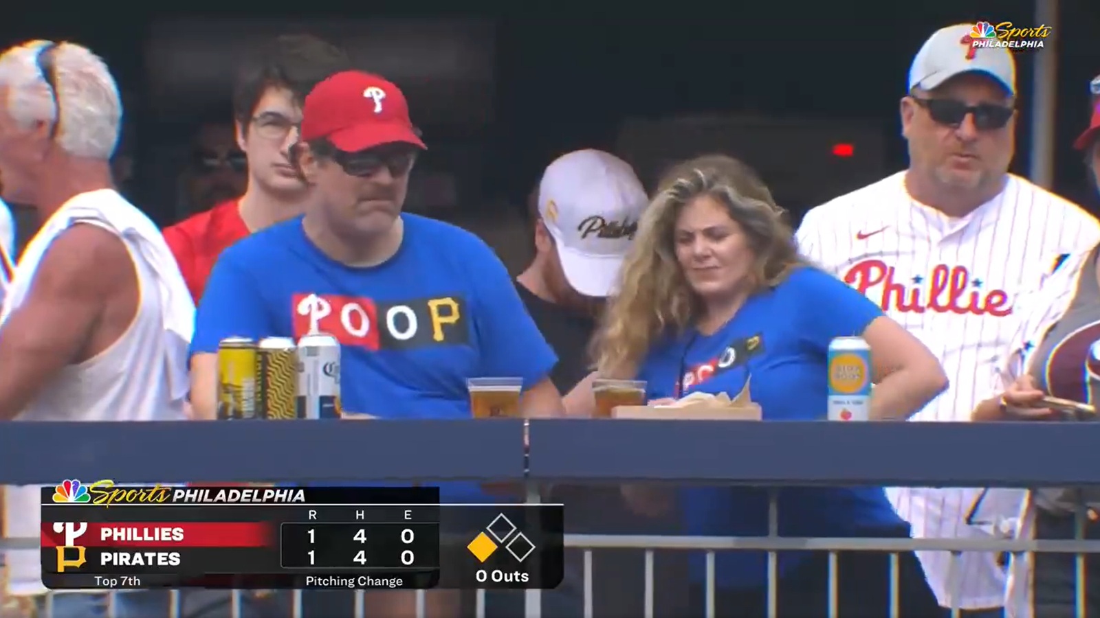 Phillies fan pays tribute to infamous scorebug with great T-shirt