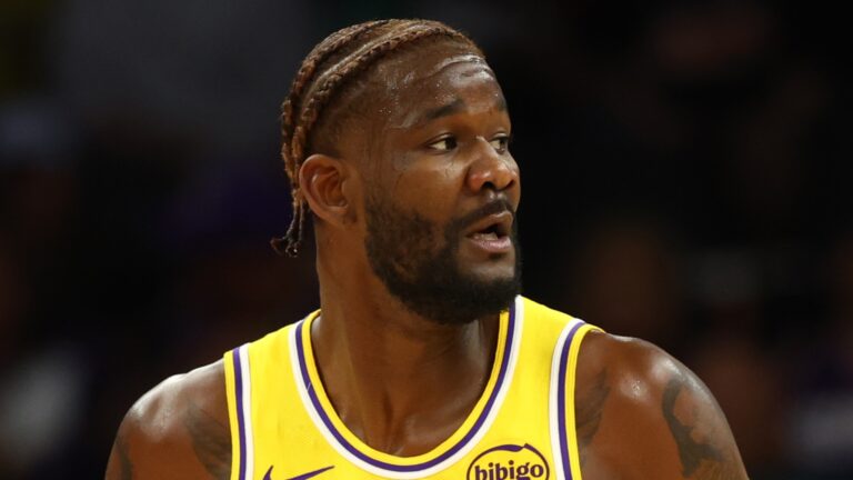 Fans calling Deandre Ayton the 'worst player ever' after embarrassing ...