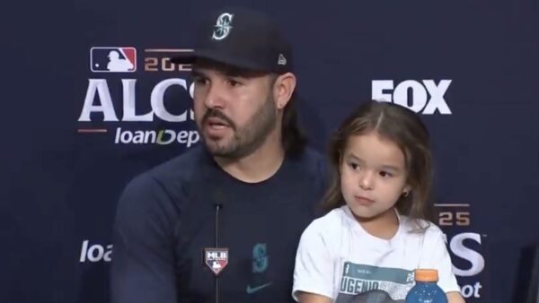 Eugenio Suarez left Mariners reporters in tears during his postgame ...