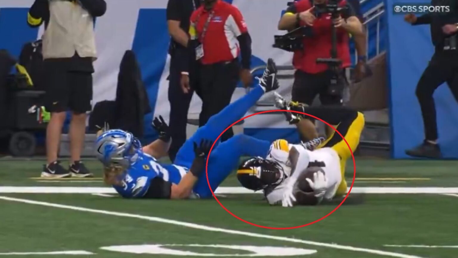 Steelers' Kenneth Gainwell scores touchdown on wild catch