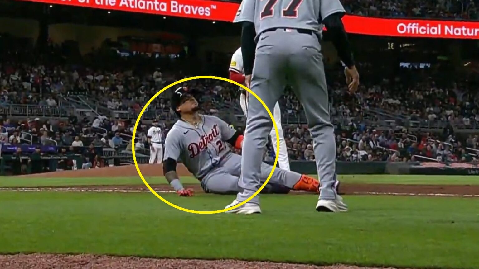 Javy Baez suffers an ugly ankle injury on ill-advised slide into first base