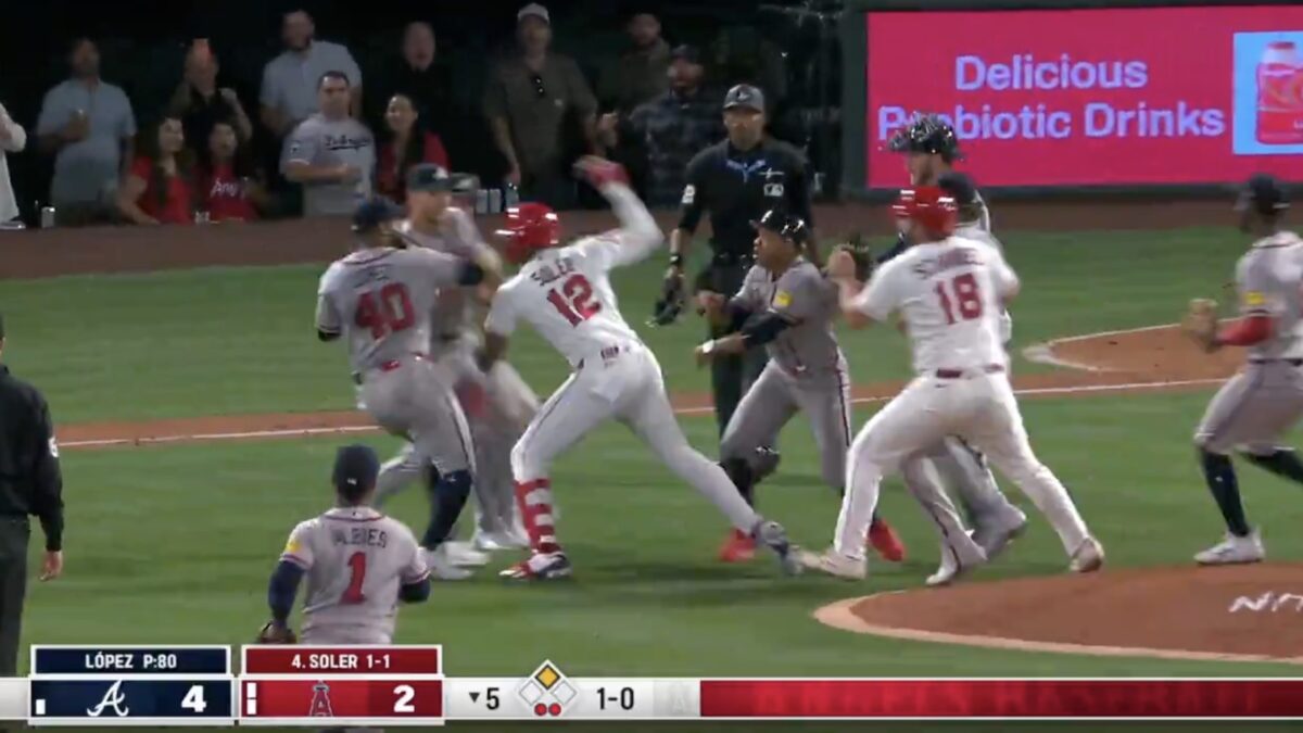 Jorge Soler, Reynaldo Lopez exchange blows in wild Angels-Braves brawl