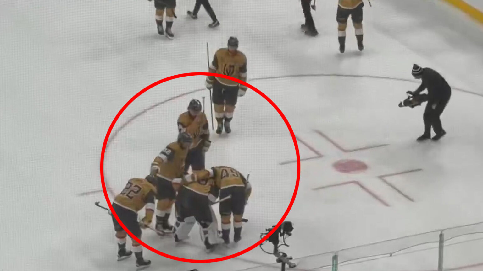 Fans had ruthless reactions to video of Carter Hart after the Golden ...